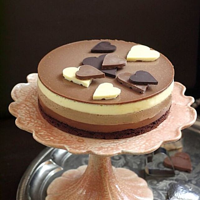 Bavarian Chocolate Cake bahrain | Gift Bavarian Chocolate Cake- FNP