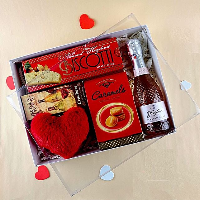 Fuzzy Feelings Romantic Box canada | Gift Fuzzy Feelings Romantic Box- FNP