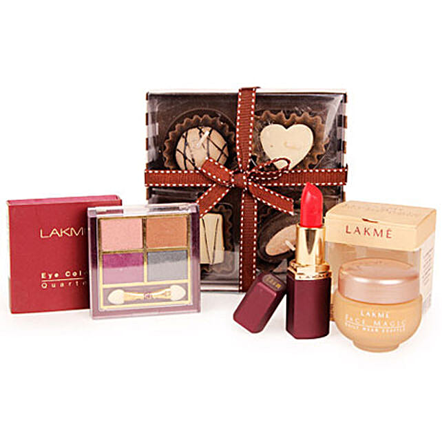 Buy/Send Gorgeous Cosmetic Hamper Online- FNP