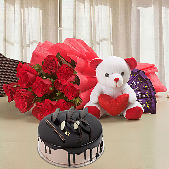 Buy/Send Beautiful Red Rose Hamper Eggless Deluxe Online- FNP