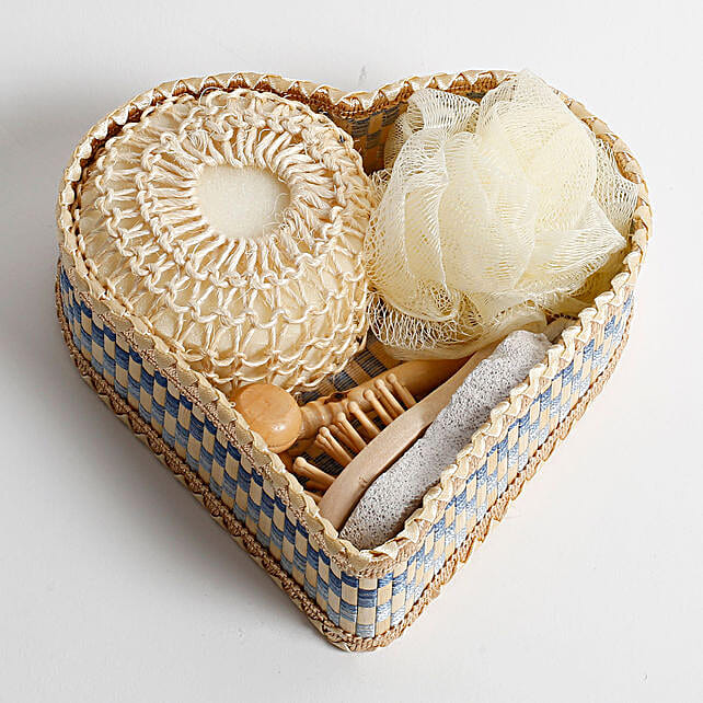 Buy/Send Heart Shaped Bath Set Gift Box Online- FNP
