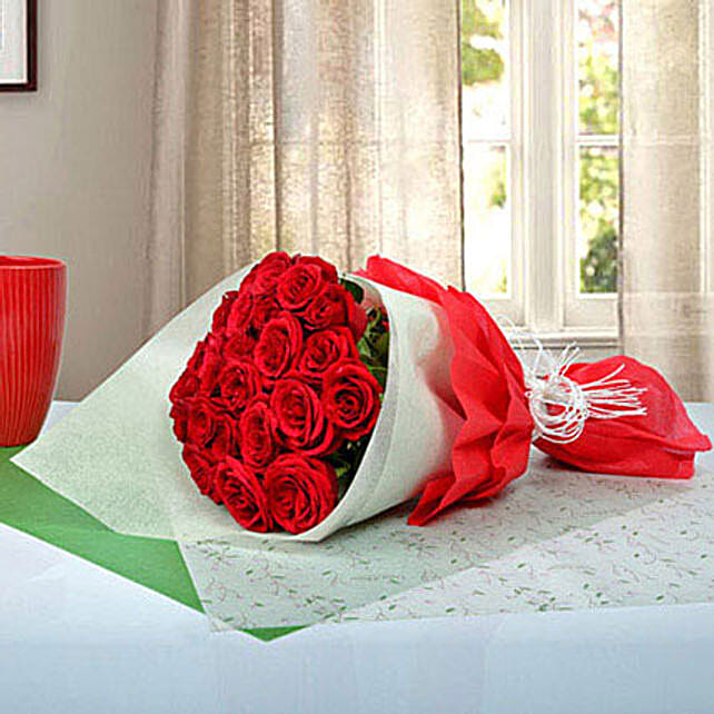 Buy/Send 30 Red Roses Bouquet Online- FNP