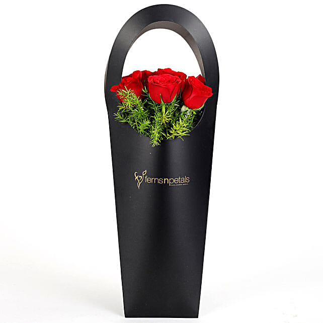 Buy/Send Red Roses in Stylish Black Sleeve Online- FNP