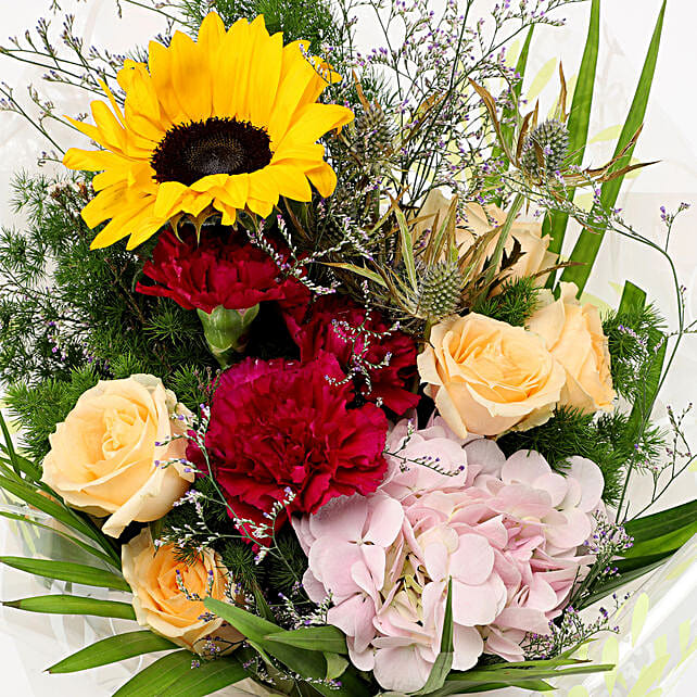 Buy/Send Mixed Flower Bouquet Online- Ferns N Petals
