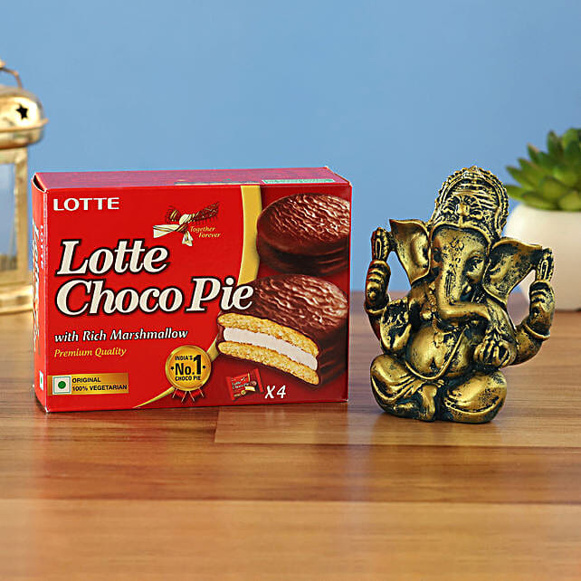 Buy/Send Raja Ganesha Idol & Choco Pie Combo Online- FNP