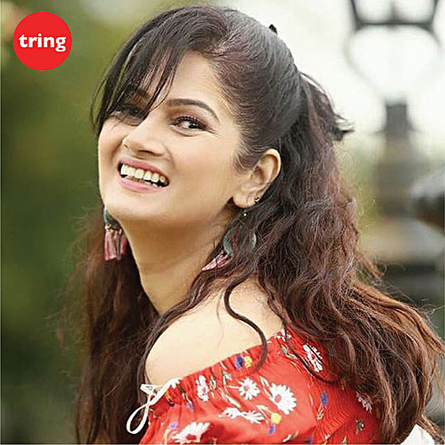 Buy/Send Resham Tipnis Personalised Video Message Online- FNP