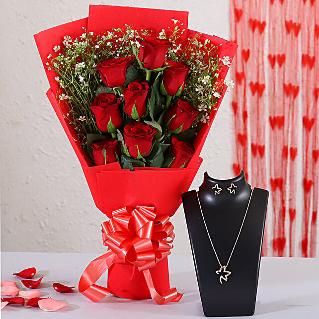 Buy/Send Red Roses Bunch With Necklace Set Online- FNP