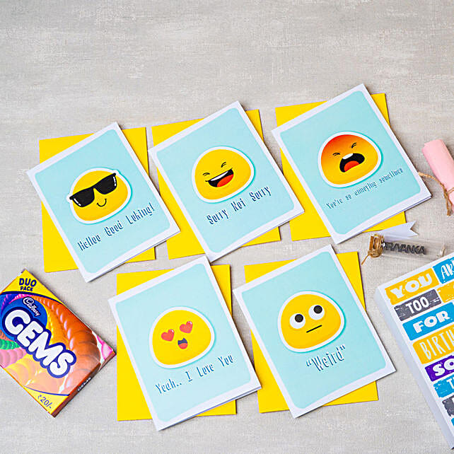 Buy/Send Personalised Emoji Cards in a Mail Box Online- FNP