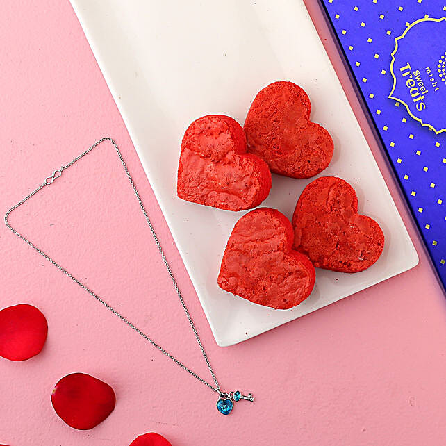 Buy/Send Misht Red Velvet Brownies & Pendant Hamper Online- FNP