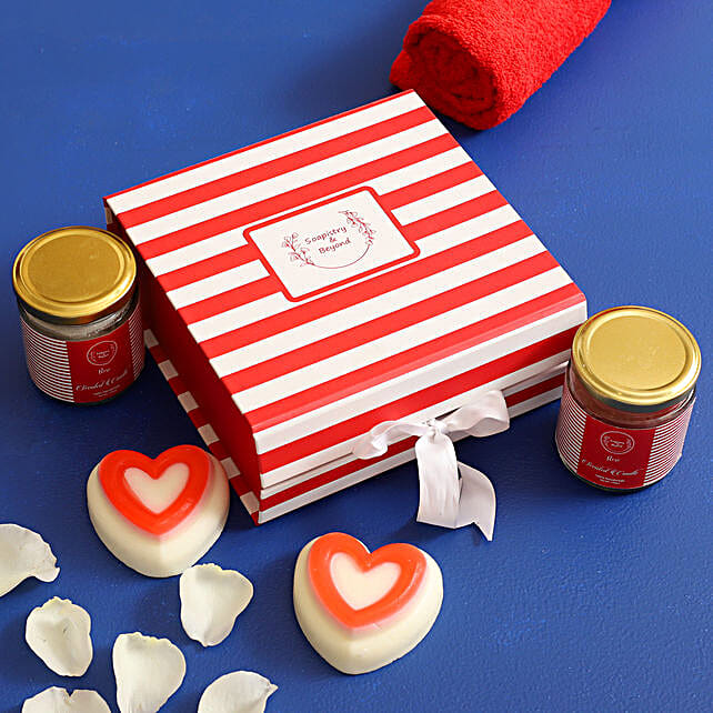 Buy/Send Heart It Out Bath Essentials Box Online- FNP