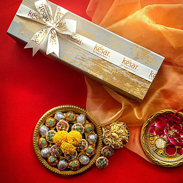 Buy/Send Rakhi Lotus Gift Box Online- FNP