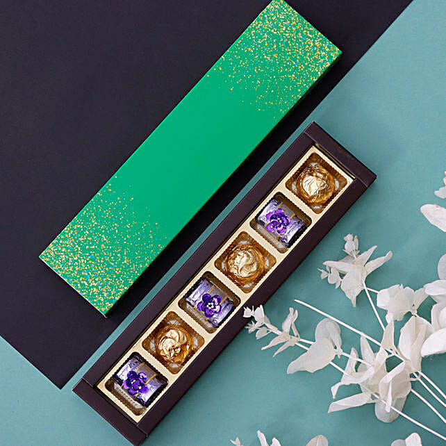 Buy/Send Assorted Chocolate Box 6 Pcs Online- FNP