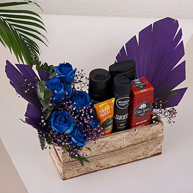 Buy/Send Men Grooming Kit N Roses Wooden Tray Online- FNP