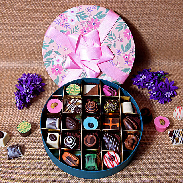 Buy/Send X-Mas Chocolate Overdose Box Online- FNP