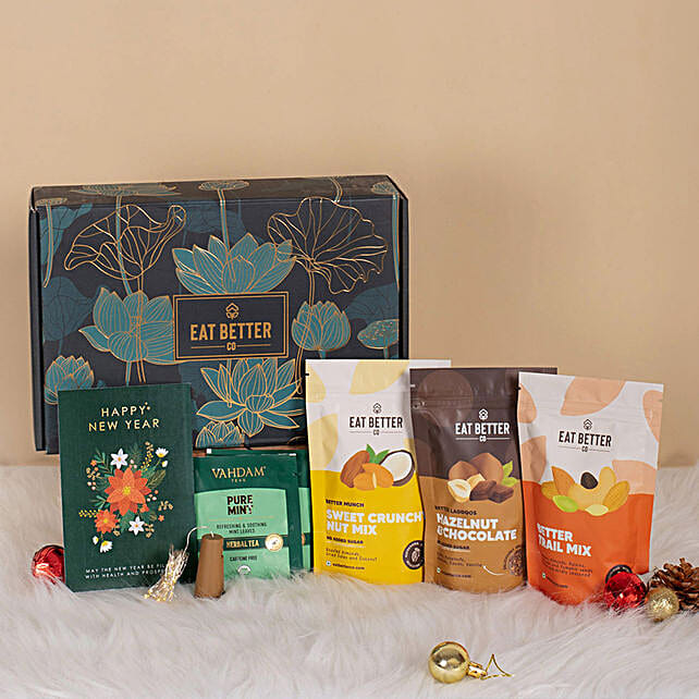 Buy/Send New Year Golden Gift Hamper Online- FNP