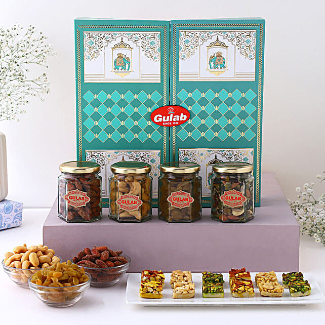 Buy/Send Gulab Enchanted Glory Royal Box Online- FNP