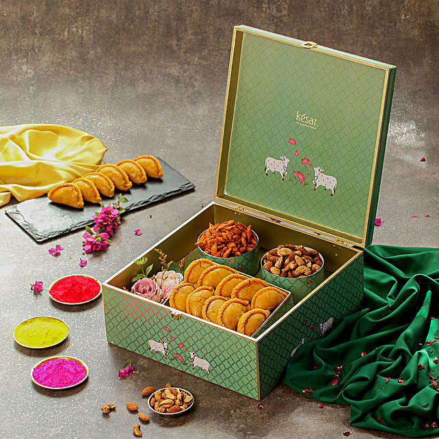 Buy/Send GREEN PICHWAI BOX WITH GUJIYA AND NUTS Online- FNP
