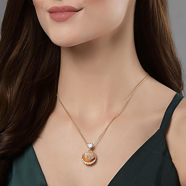 Buy/Send Seashell White Pearl Locket Online- FNP
