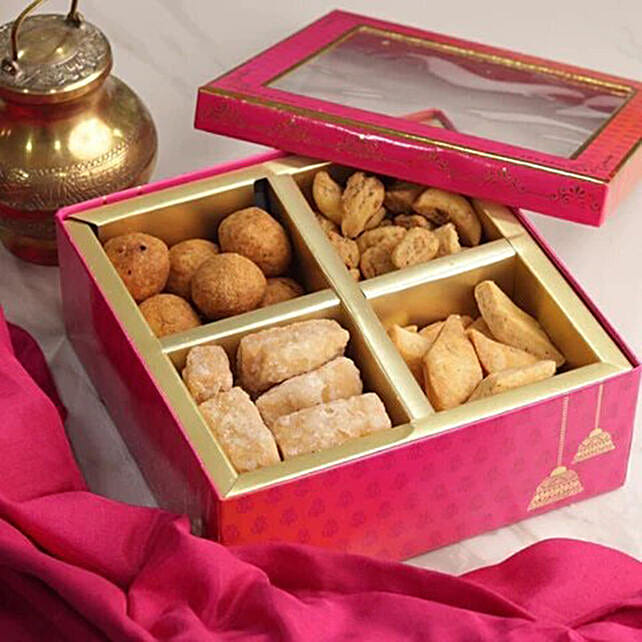 Buy/Send Snack Lovers Festive Gift Box Online- FNP