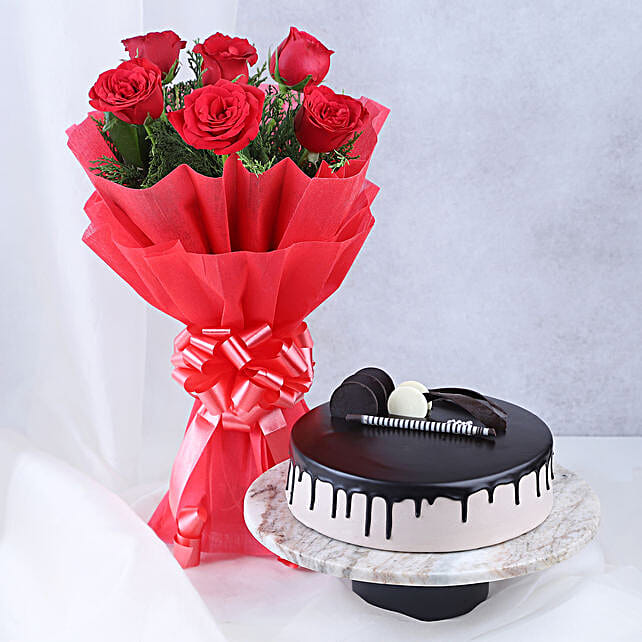 Buy/Send Beautiful Red Rose Hamper Eggless Standard Online- FNP