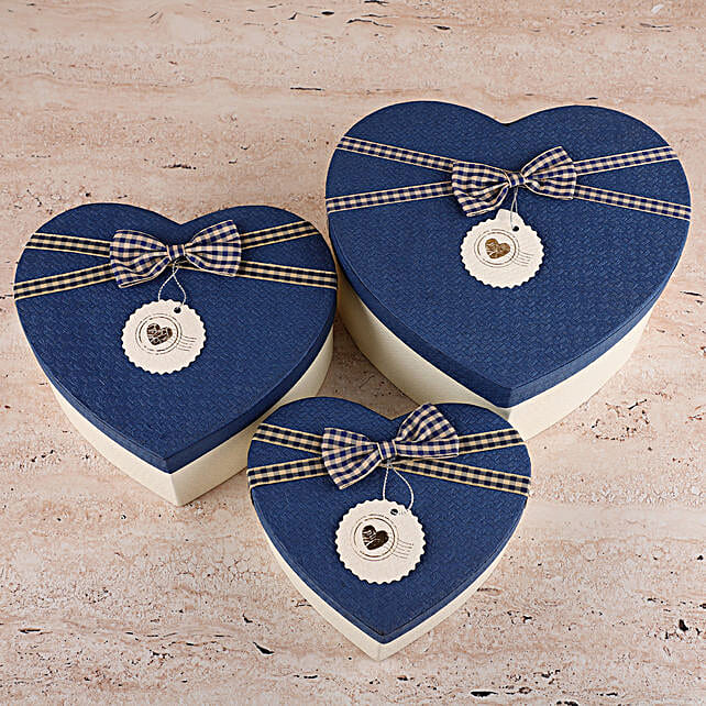 Buy/Send Hearty Bow Paper Box Set Online- FNP