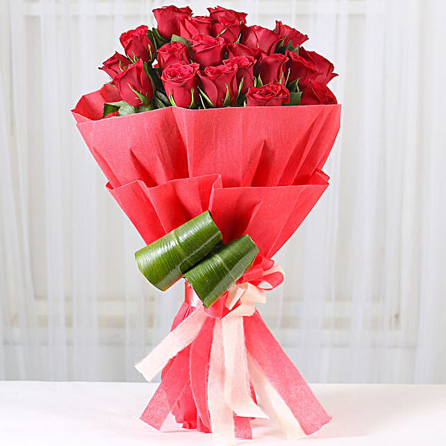 Buy/Send Romantic 20 Red Roses Bouquet Online- FNP