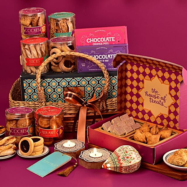 Buy/Send Treats Harmony Festive Gift Box Online- FNP