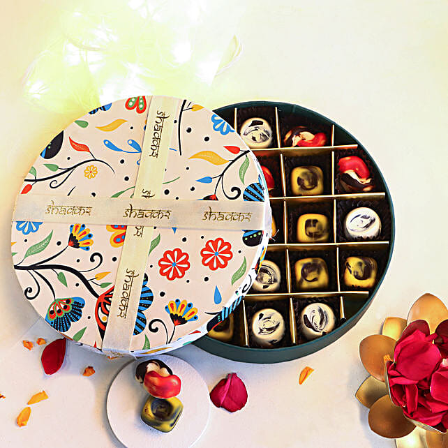 Buy/Send Shakkar Shakkr Chocolate Box Love Online- FNP