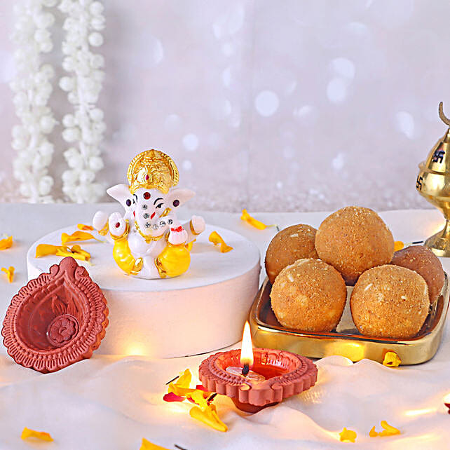 Buy/Send Divine Sweets & Idol Combo Online- FNP