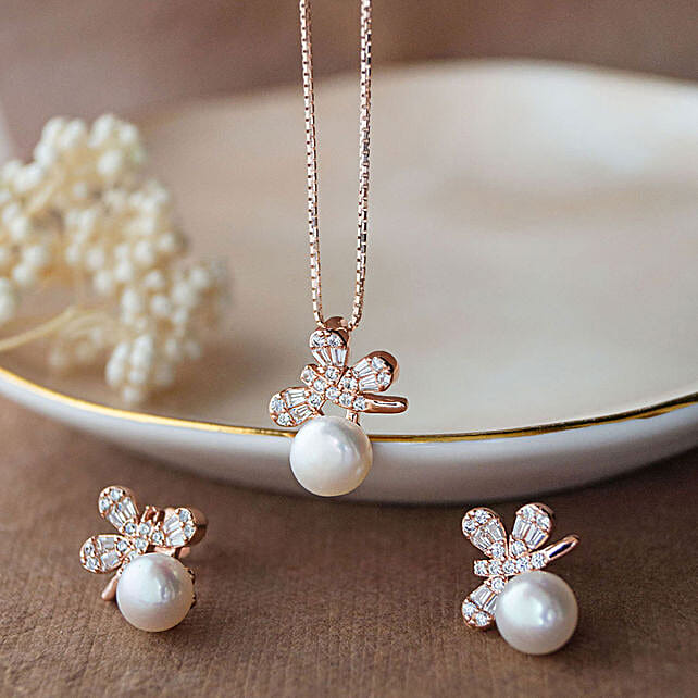 Buy Send Manash Butterfly On A Pearl Pendant Set Online Fnp