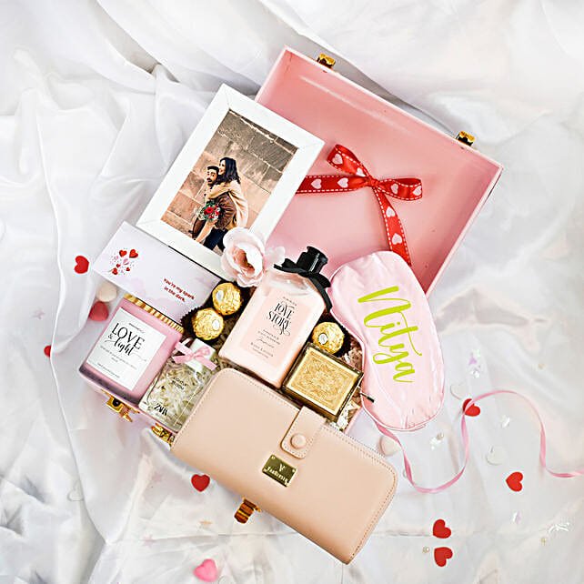 Buy/Send Personalised Cute Goodies For Her Gift Box Online- FNP