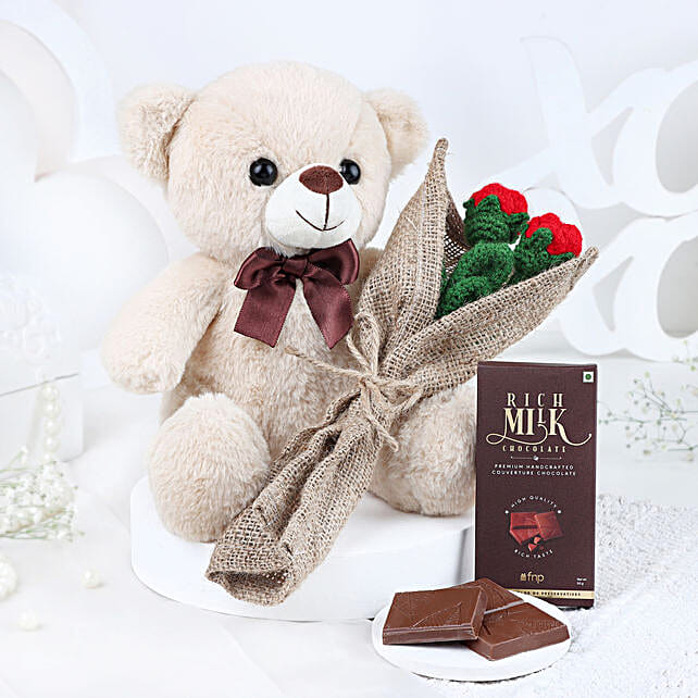 Buy/Send Sweet Cuddles Gift Combo Online- FNP