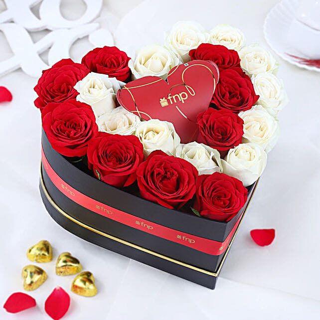 Buy/Send Sweet & Scented Love Heart Gift Box Online- FNP