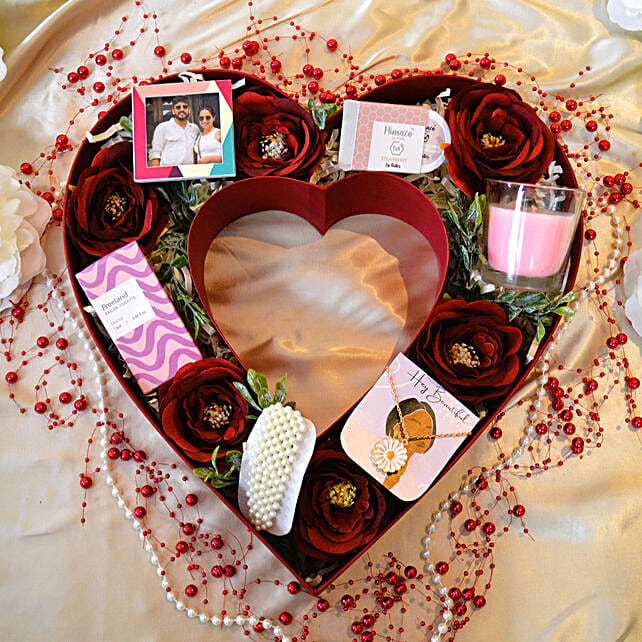 Buy/Send Personalised Hearty Love Gift Box Online- FNP