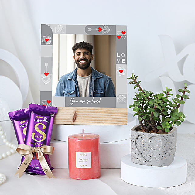 Buy/Send Personalised Valentine Goodies Sweet Combo Online- FNP