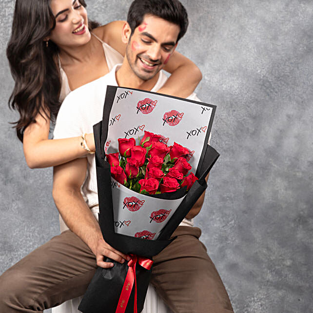 Buy/Send Velvet Rose Love Online- FNP