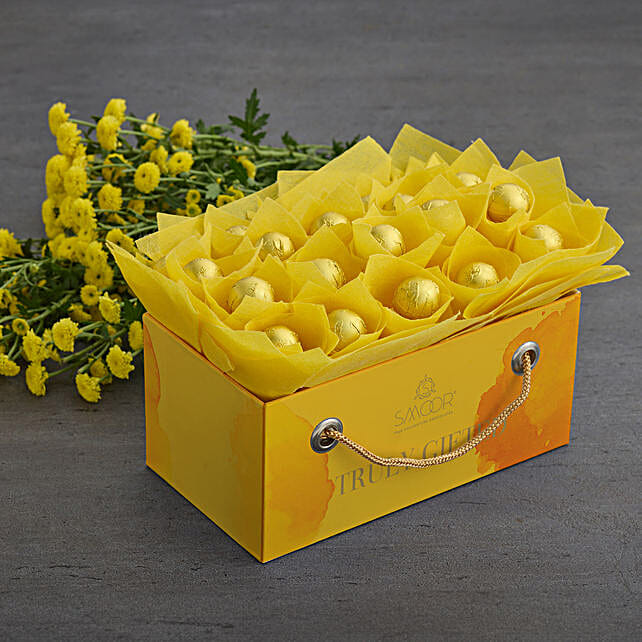 Buy/Send Sunshine Choco Bouquet For Mom Online- FNP