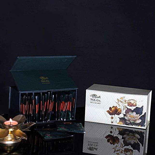 Buy/Send Lotus Luxe International Tea Gift Set Online- FNP
