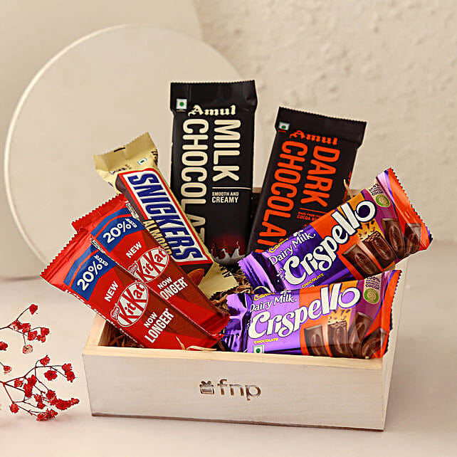 Assorted Chocolates Love Hamper oman | Gift Assorted Chocolates Love ...