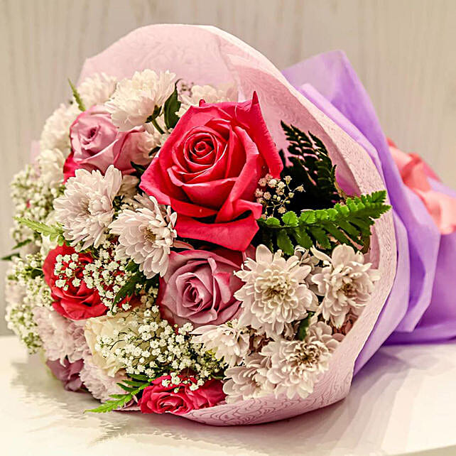 Dash Of Pink And Purple Roses Bunch qatar | Gift Dash Of Pink And ...