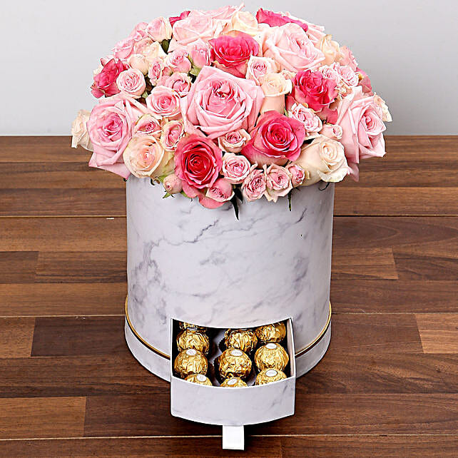 Stylish Box Of Pink Roses And Chocolates qatar | Gift Stylish Box Of ...