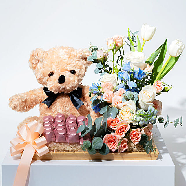 Flowers Arrangement with Teddy Bear qatar | Gift Flowers Arrangement ...