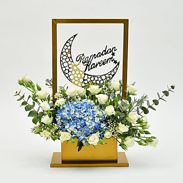Ramadan Kareem Wishes Flowers Arrangement qatar | Gift Ramadan Kareem ...