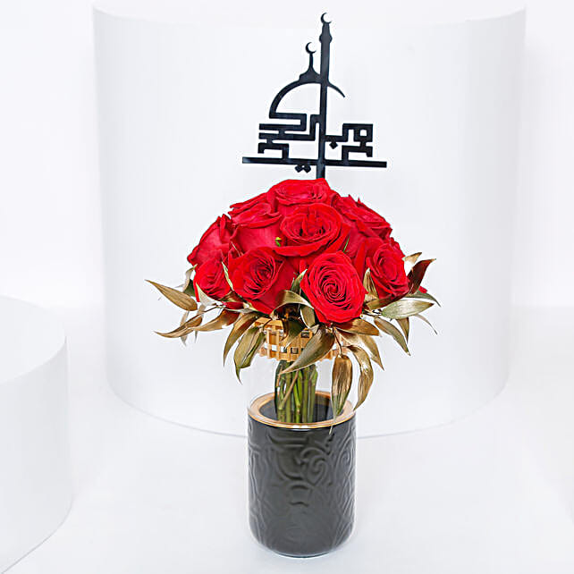 Red Roses Arrangement with Eid Mubarak Topper qatar | Gift Red Roses ...