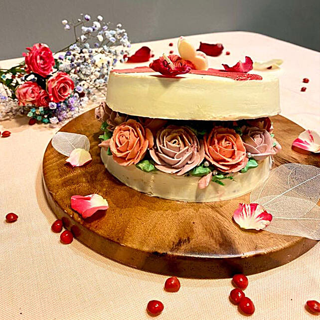 Lovely Rose Box Cake singapore | Gift Lovely Rose Box Cake- FNP