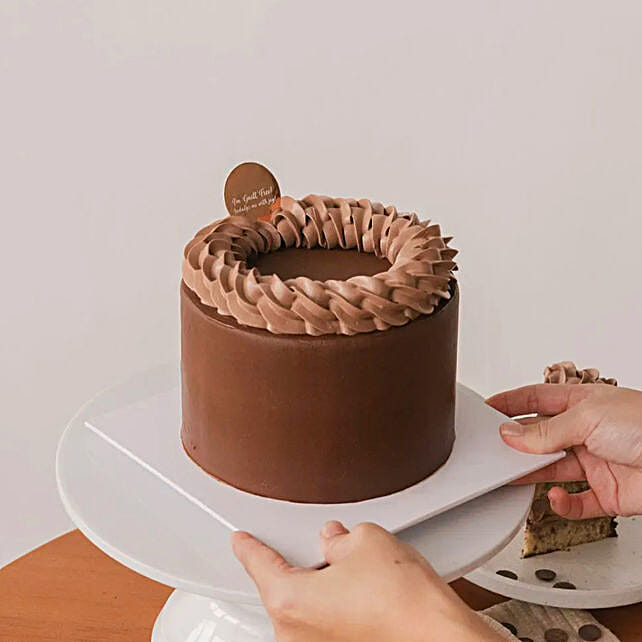 Scrumptious Chocolate Cake singapore | Gift Scrumptious Chocolate Cake- FNP