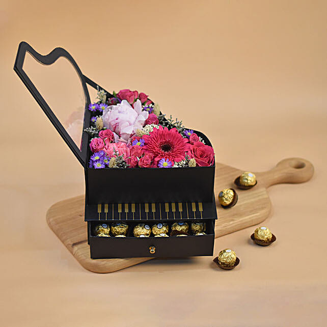 Fresh Blooms N Ferrero Black Piano Box singapore | Gift Fresh Blooms N ...