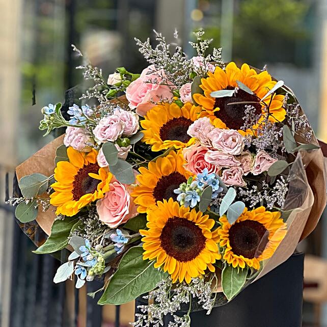 Sunflower Splendor Arrangement thailand | Gift Sunflower Splendor ...