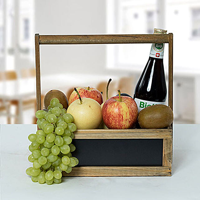 Fruits N Organic Juice Hamper uae | Gift Fruits N Organic Juice Hamper- FNP
