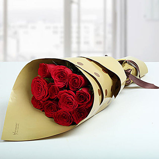 1 Dozen Love Red Roses Bunch uae | Gift 1 Dozen Love Red Roses Bunch- FNP